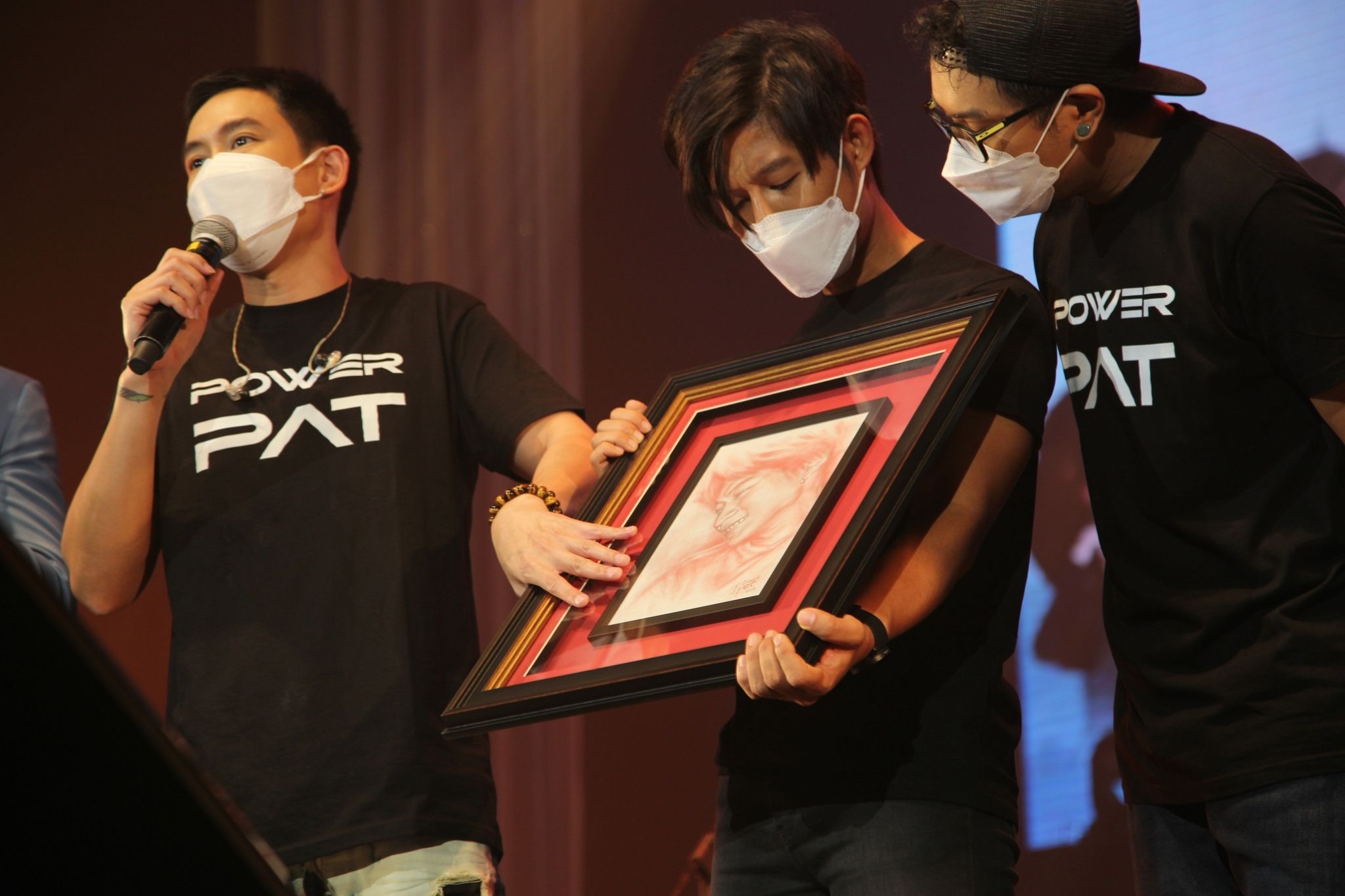 คอนเสิร์ต "POWER PAT & FRIENDS เพื่อนไม่ทิ้งกัน" ช่วยผู้ประสบภัยน้ำท่วม