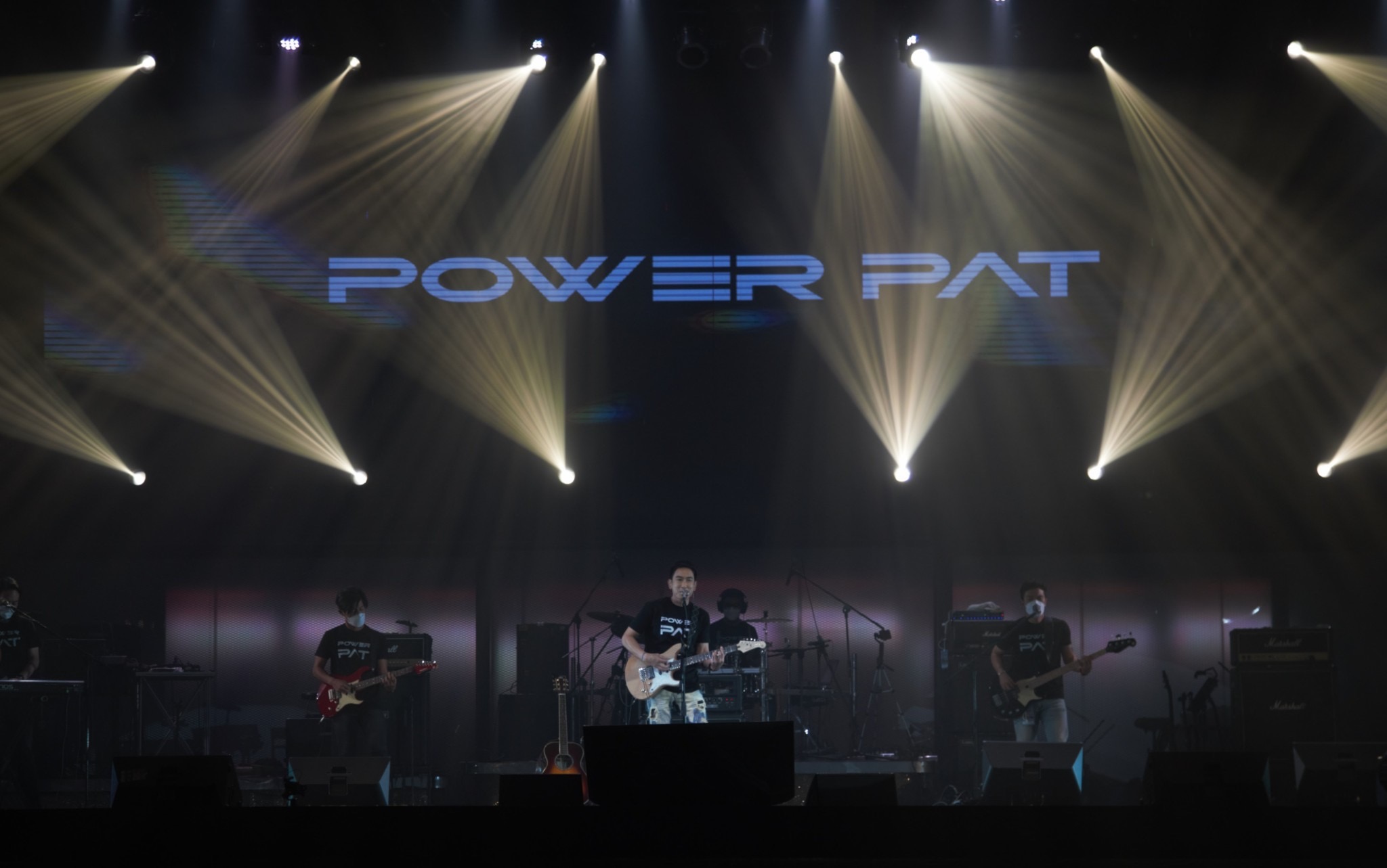 คอนเสิร์ต "POWER PAT & FRIENDS เพื่อนไม่ทิ้งกัน" ช่วยผู้ประสบภัยน้ำท่วม