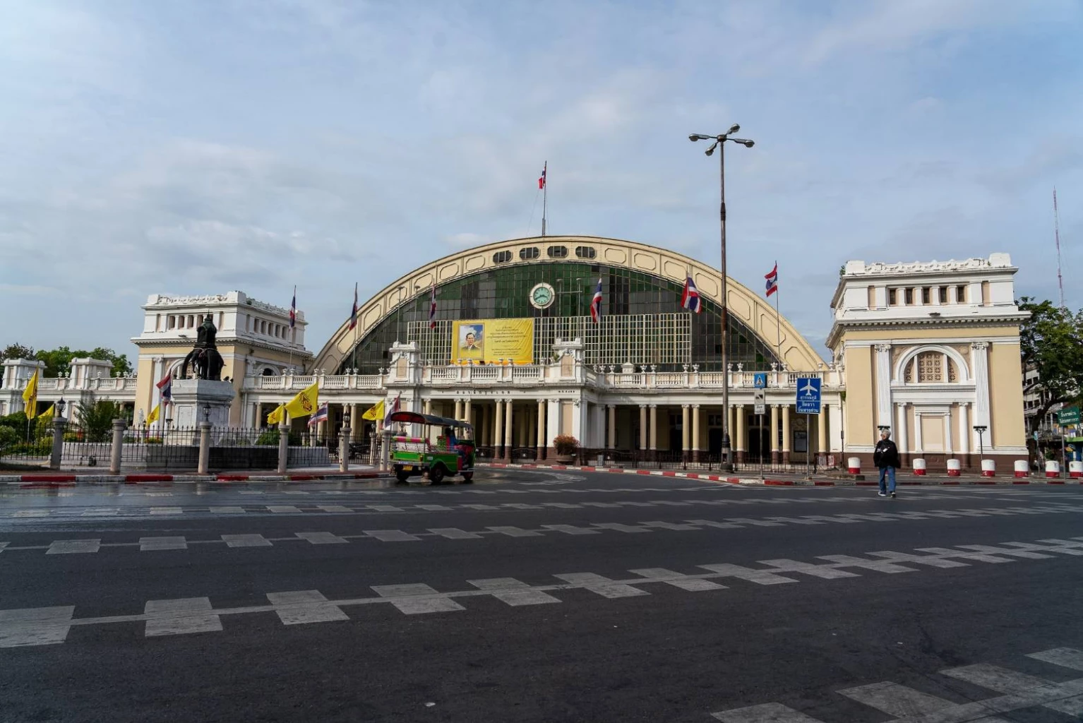 จาก "หัวลำโพง" สู่ สถานีกลางกรุงเทพอภิวัฒน์ เปิดหวูด 52 ขบวน