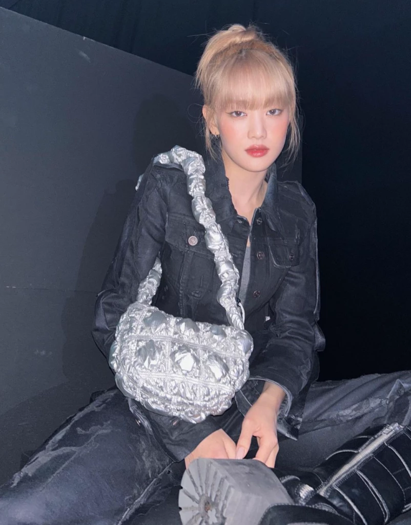 รู้จัก ความดังของเจ้านุ่ม 'COS - CARLYN' ศิลปินดังเกาหลี จับจนปังเป็นไวรัล