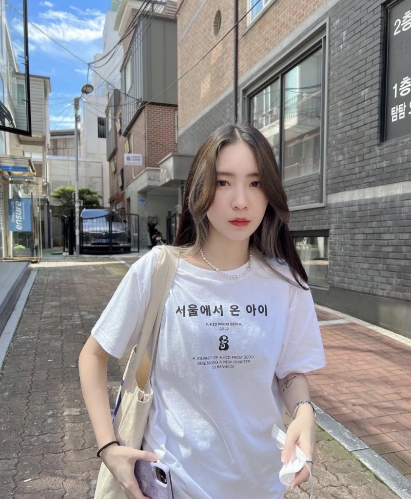 'Mena Noona' ยูทูบเบอร์สุดคูล แชร์เทคนิค 'แต่งหน้า' ลุคลุยงาน ใสๆ สไตล์เกาหลี