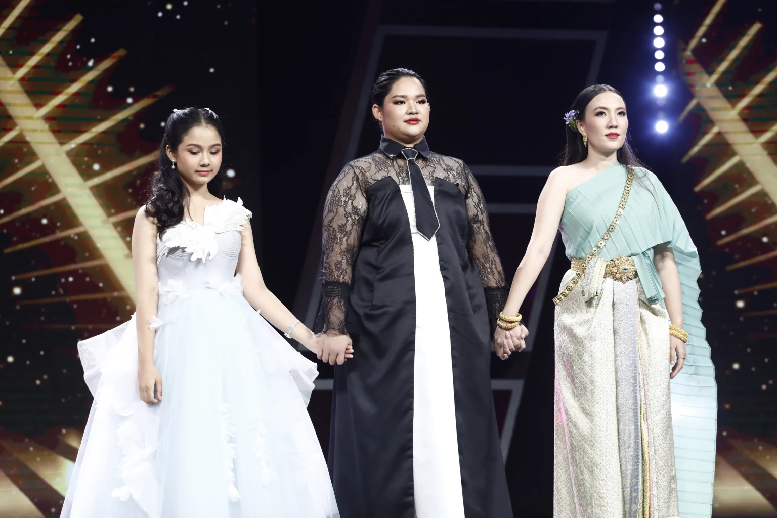 'เบลโลล่า' ครองถ้วยพระราชทาน คว้าแชมป์ The Golden Song อายุน้อยที่สุด