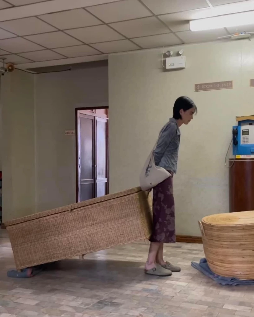 เรื่องย่อ เรื่องตลก 69 เดอะซีรีส์ 'ใหม่ ดาวิกา' ลงทุนผอมซูบ ขโมย สิ้นหวัง